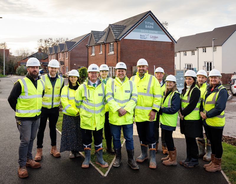 Steve Race visits Tithe Barn housing development | Linden Homes